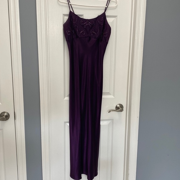 Jessica McClintock | Dresses | Sleek And Sexy Beaded Gown | Poshmark